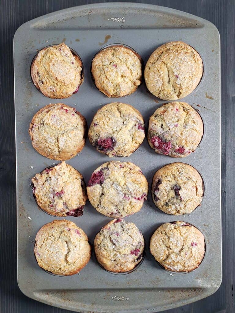 Easy Apple and Raspberry Muffins - Raspberries and Kohlrabi