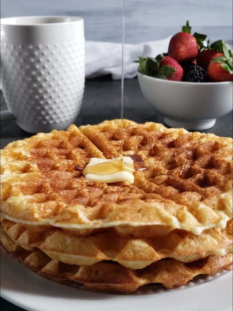 Crispy Waffle Recipe with Buttermilk - Raspberries and Kohlrabi