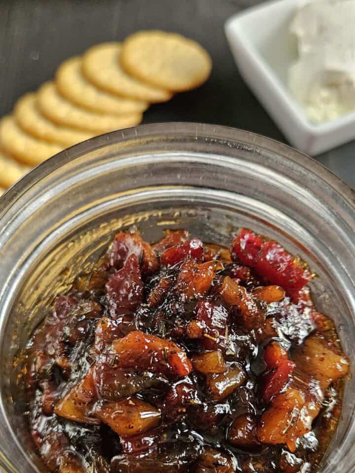 Maple Bacon Onion Jam Recipe - Raspberries and Kohlrabi